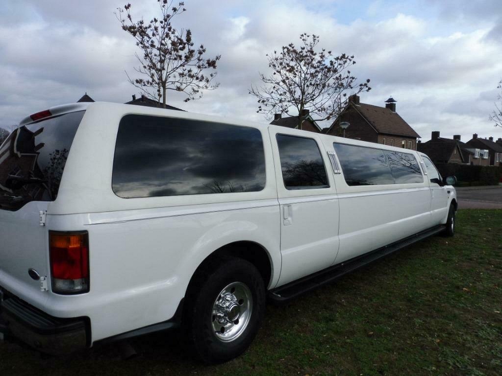 Ford Excursion Limousine | VIP-Limo